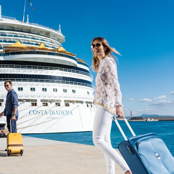 What shall I bring on a cruise? Tips for preparing your luggage | Costa ...